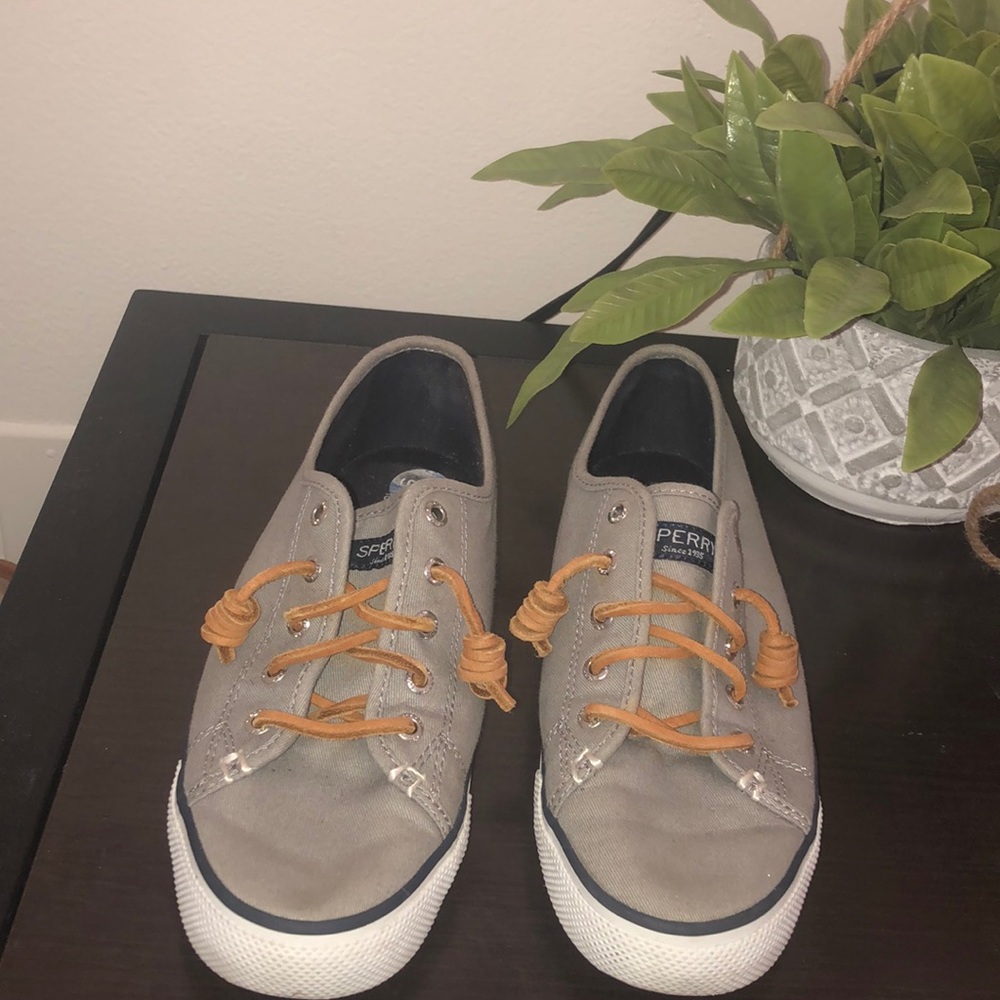 Grey Sperry Shoes - Gem